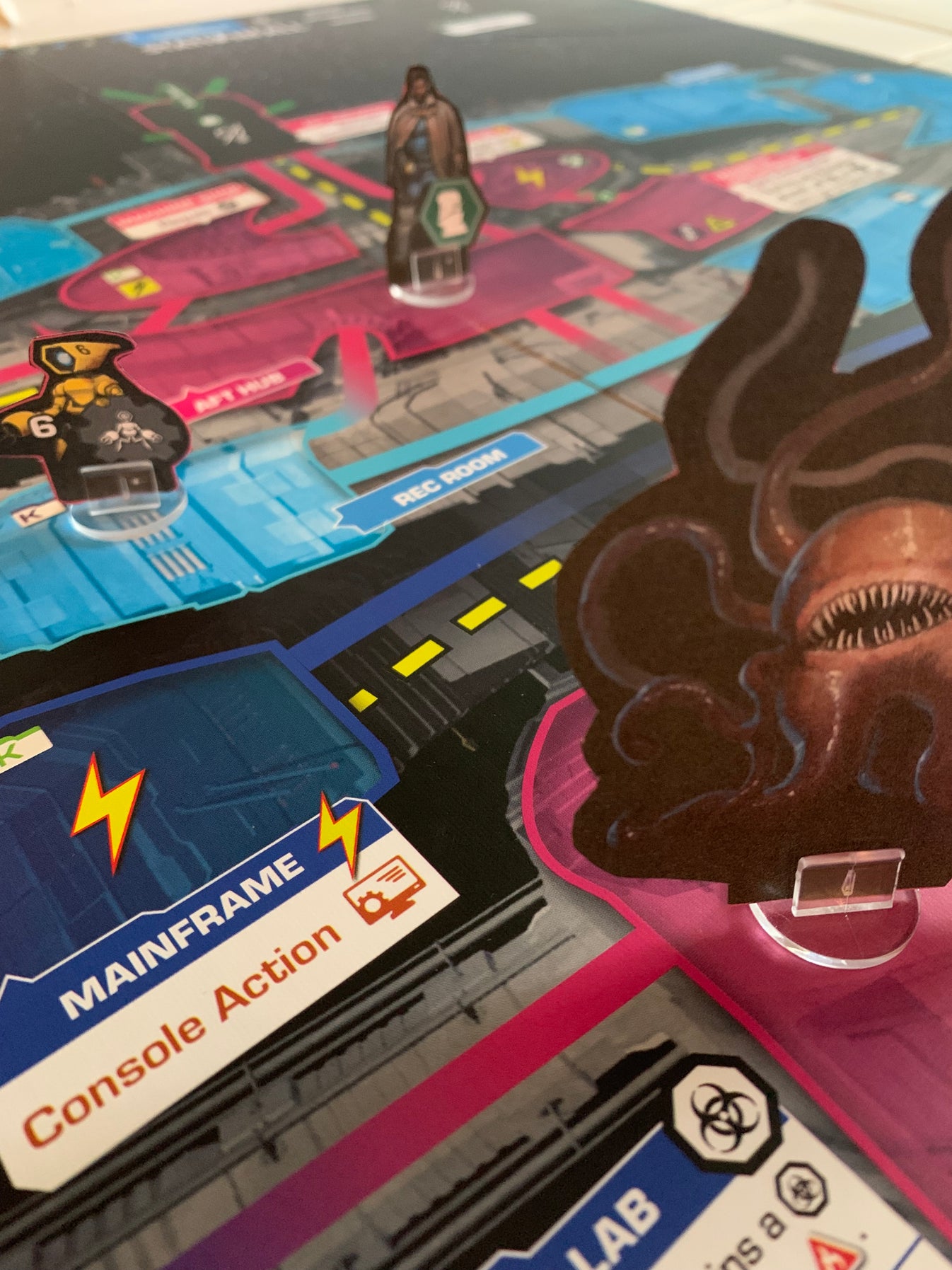 Stationfall Character Standees – ION